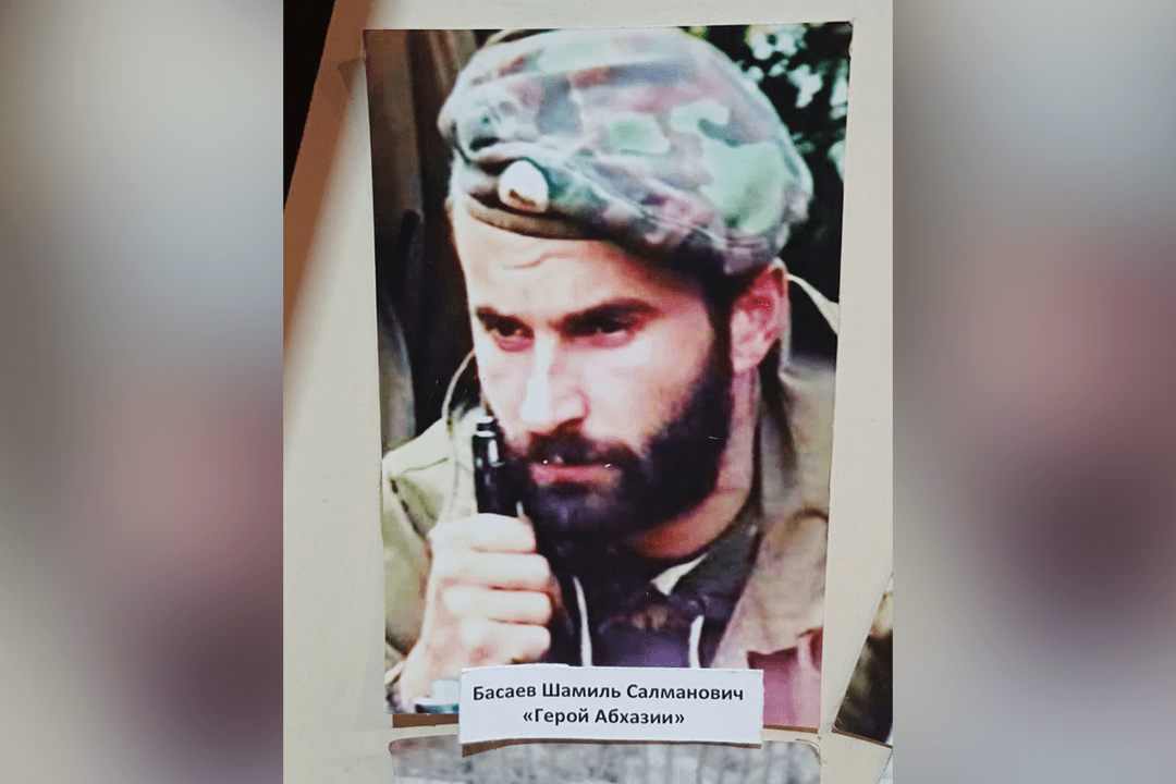 Russia demands removal of Shamil Basayev photo from Abkhazian museum